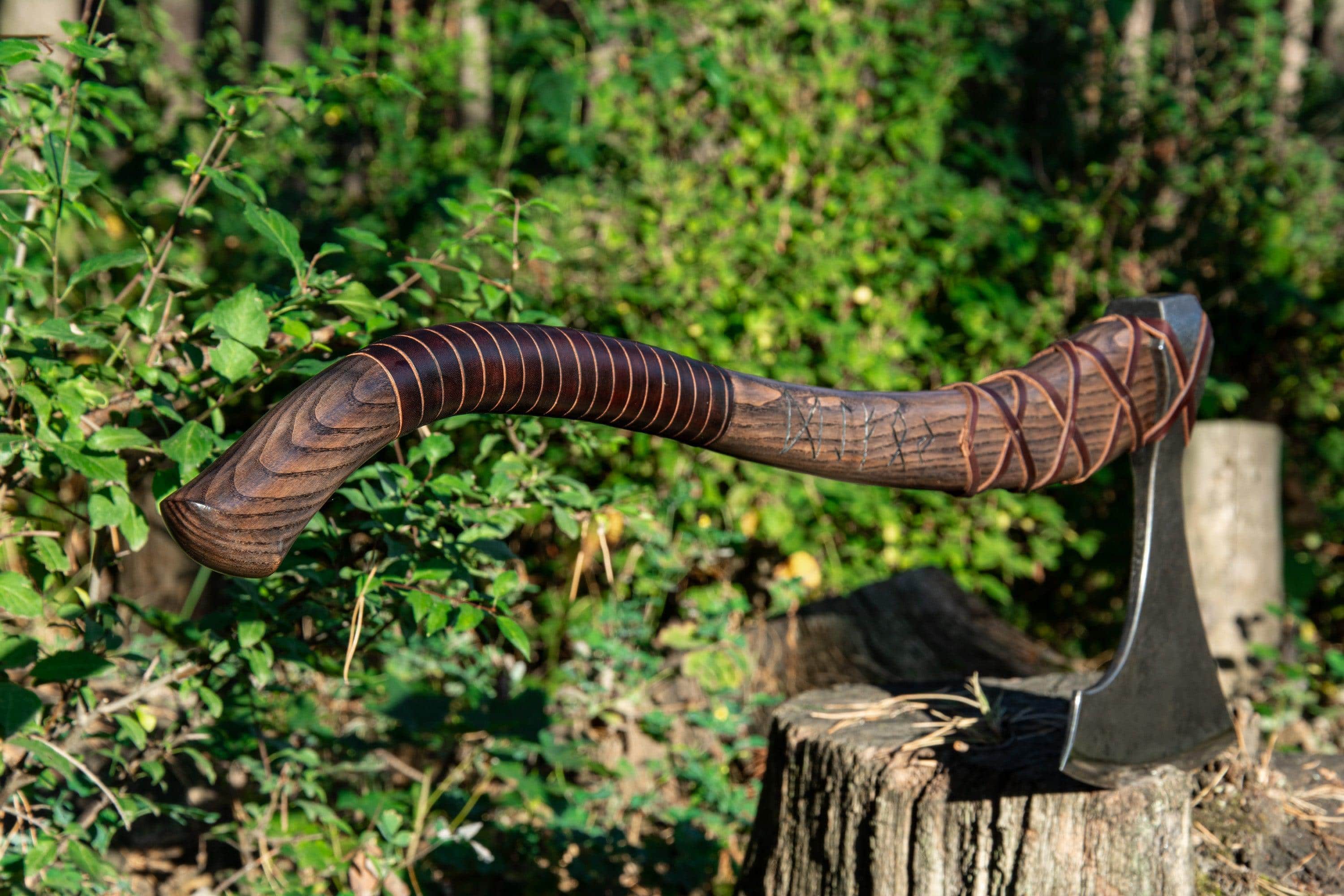 Hand-Forged Axe "Ragnarok"– Odins-Glory